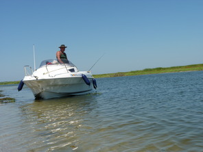 PRO BARCA - Vand barca QUICKSILVER 470 470 Cruiser + motor 50 CP + peridoc