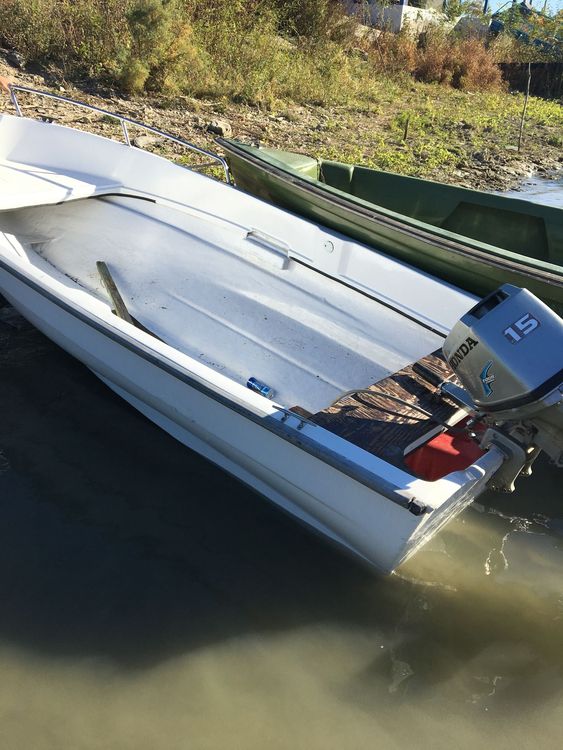 PRO BARCA - Vand barca Elan + motor 15 CP + peridoc
